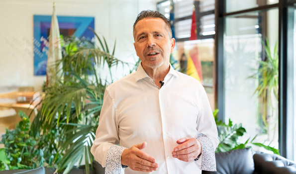 Noticia UPV: The Rector wishes the entire university community a well-earned and refreshing ...